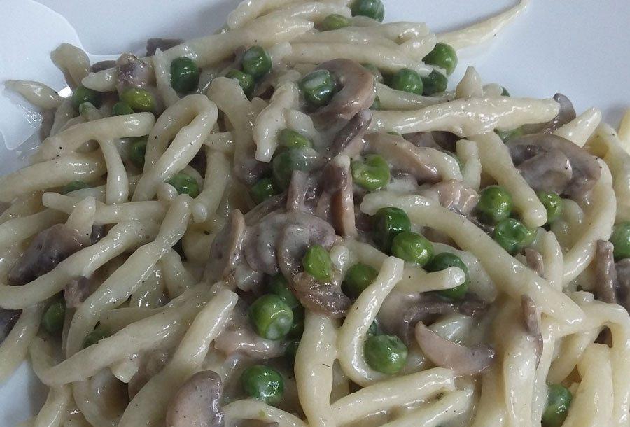 Ricetta Strozzapreti alla boscaiola