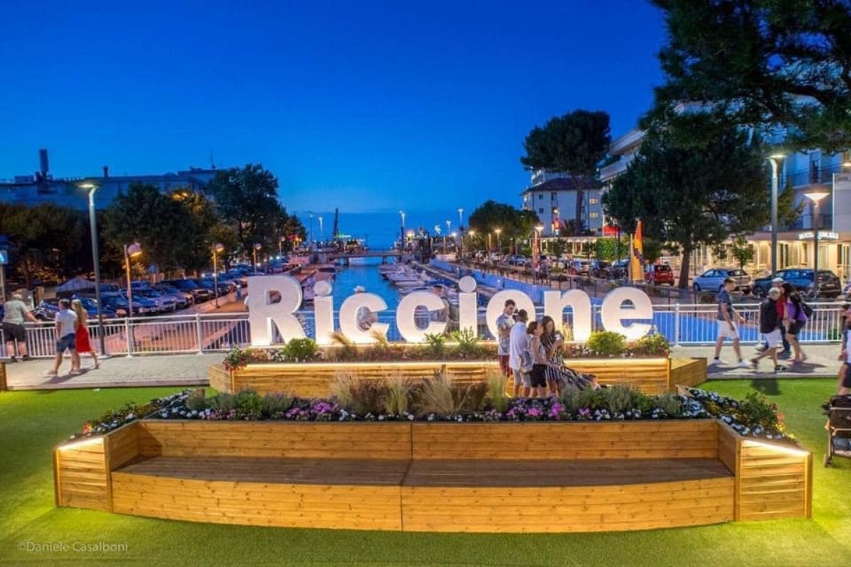 Riccione: le origini modeste e l'evoluzione da borgata a città moderna